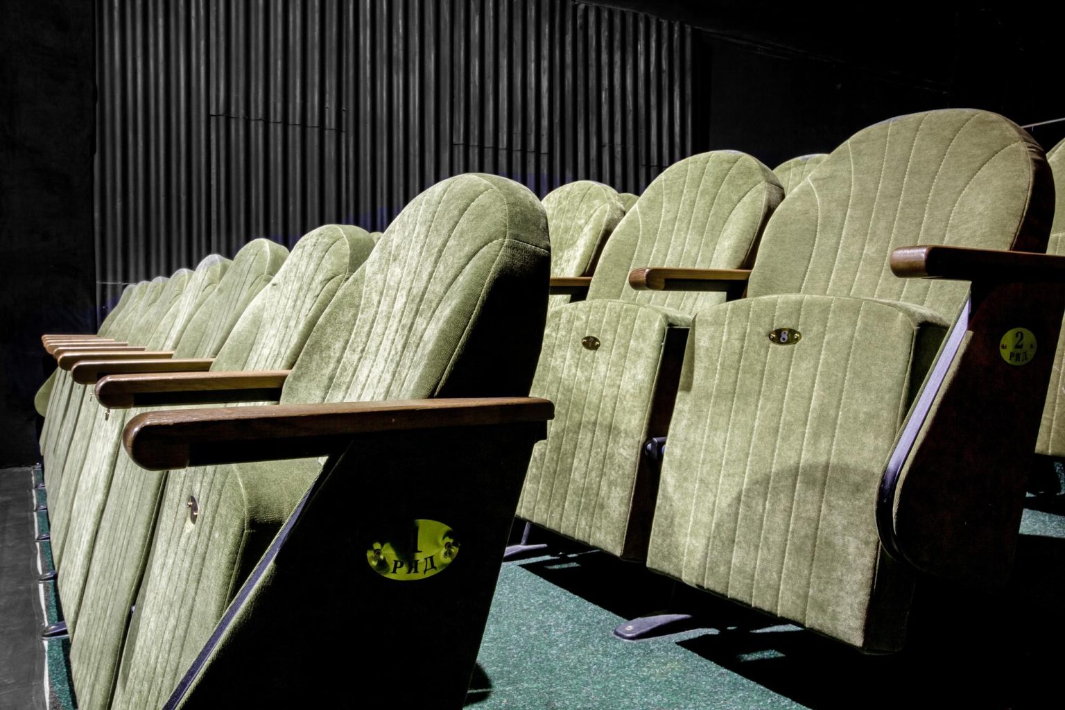 Church chairs options. How to choose seats for church? | ComforTek blog