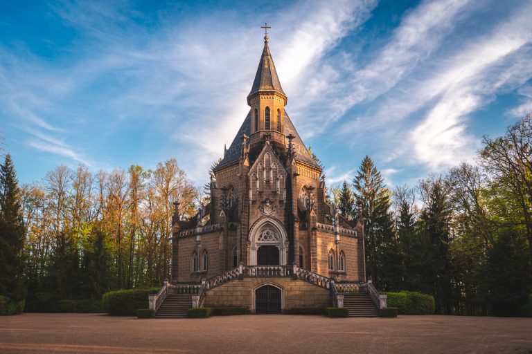 Church Seating Layout Strategies: Creating a Welcoming Worship Space ...
